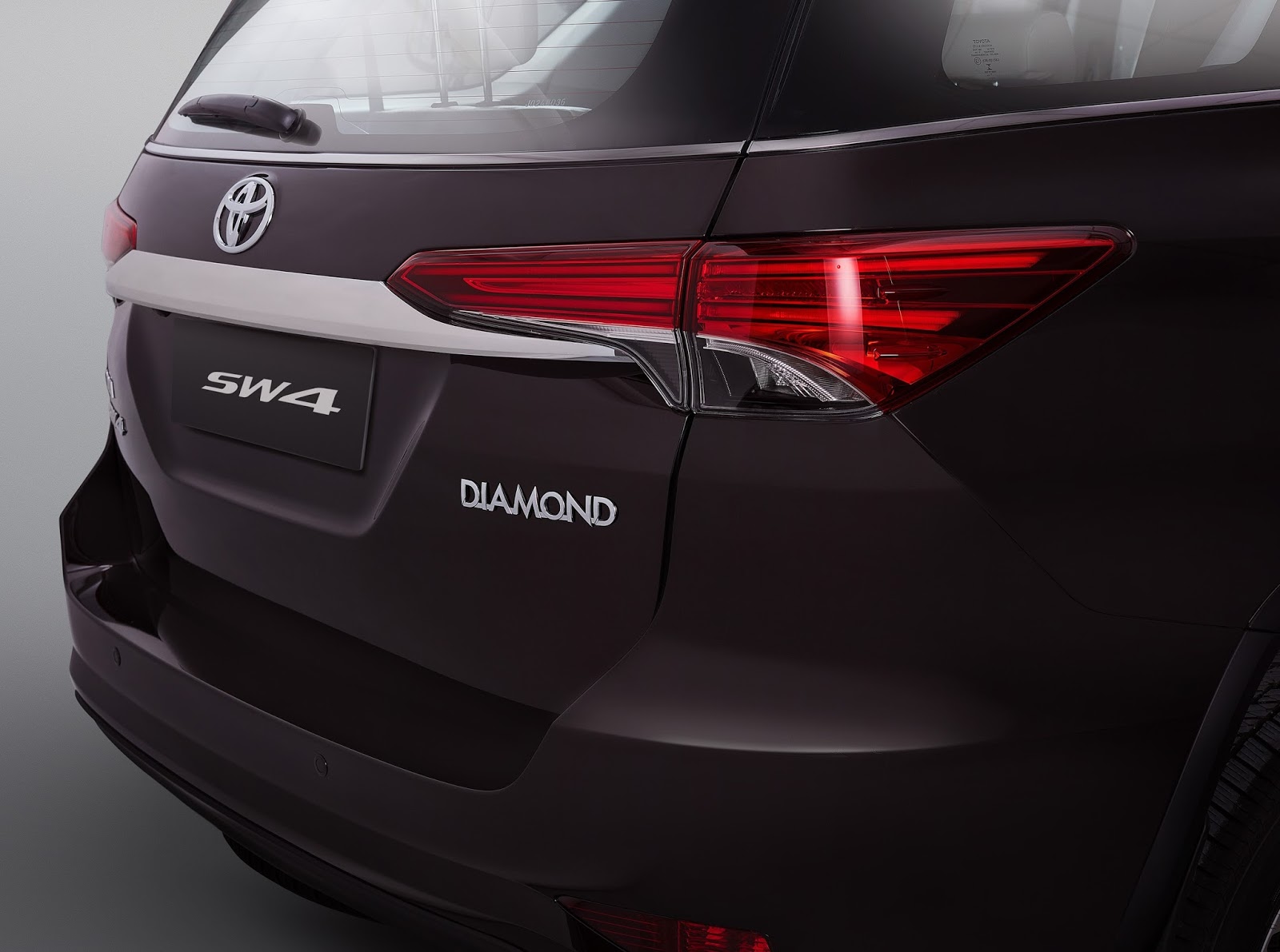 Toyota SW4 2019 estreia versão topo-de-linha Diamond, por R$ 264 990