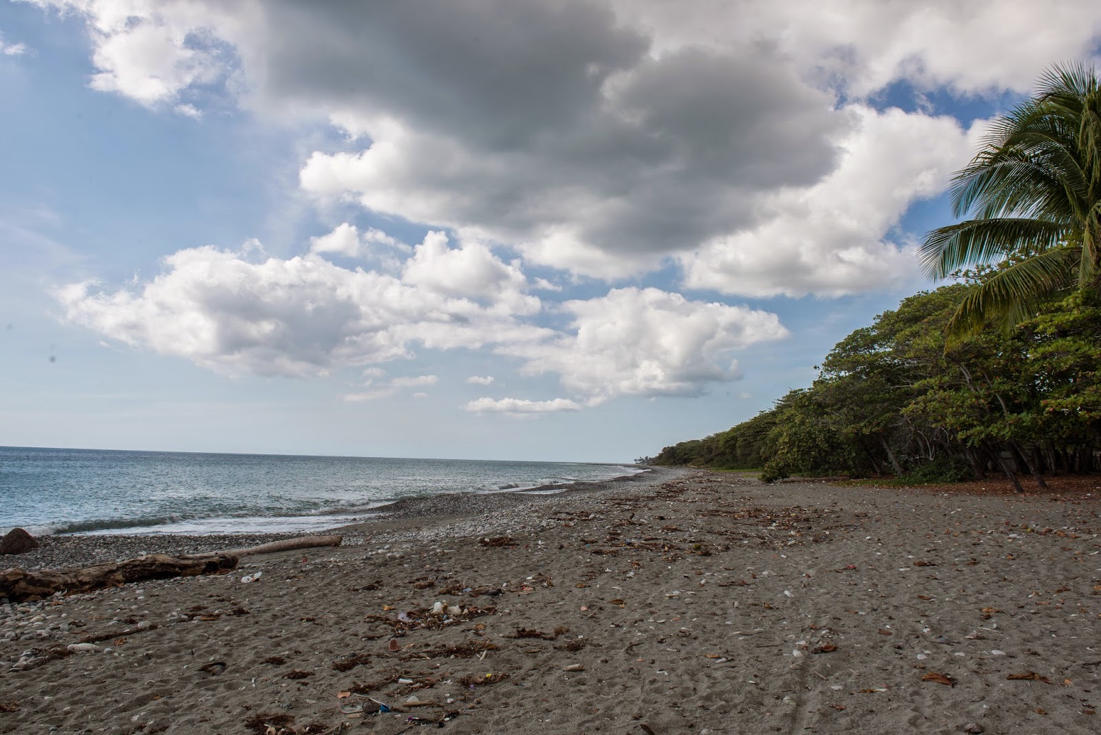 TORIBIO`S REALTY: Villa en Cocolandia, Playa Palenque, República Dominicana