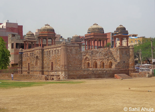 Pixelated Memories: Jahaz Mahal and Hauz-i-Shamsi, Mehrauli, Delhi
