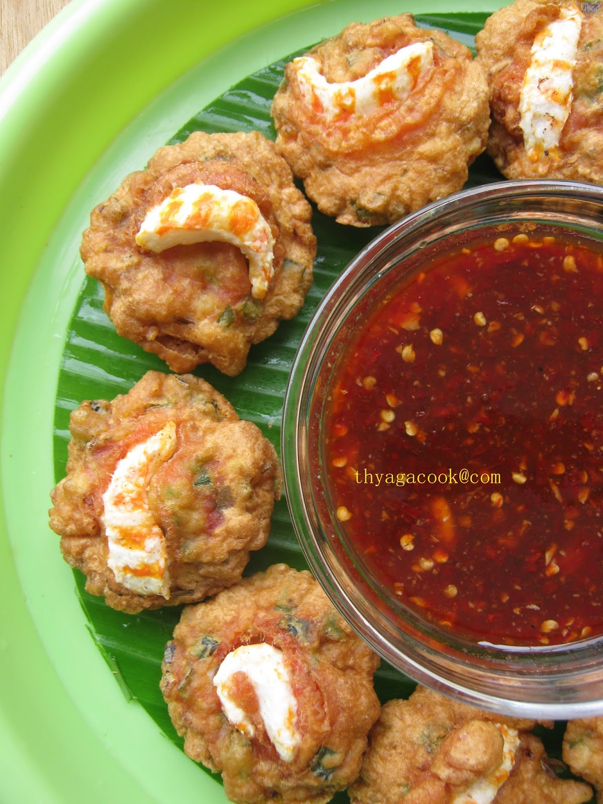 KARI LEAFS ... Malaysian flavour's: VEGETARIAN PRAWN FRITTERS