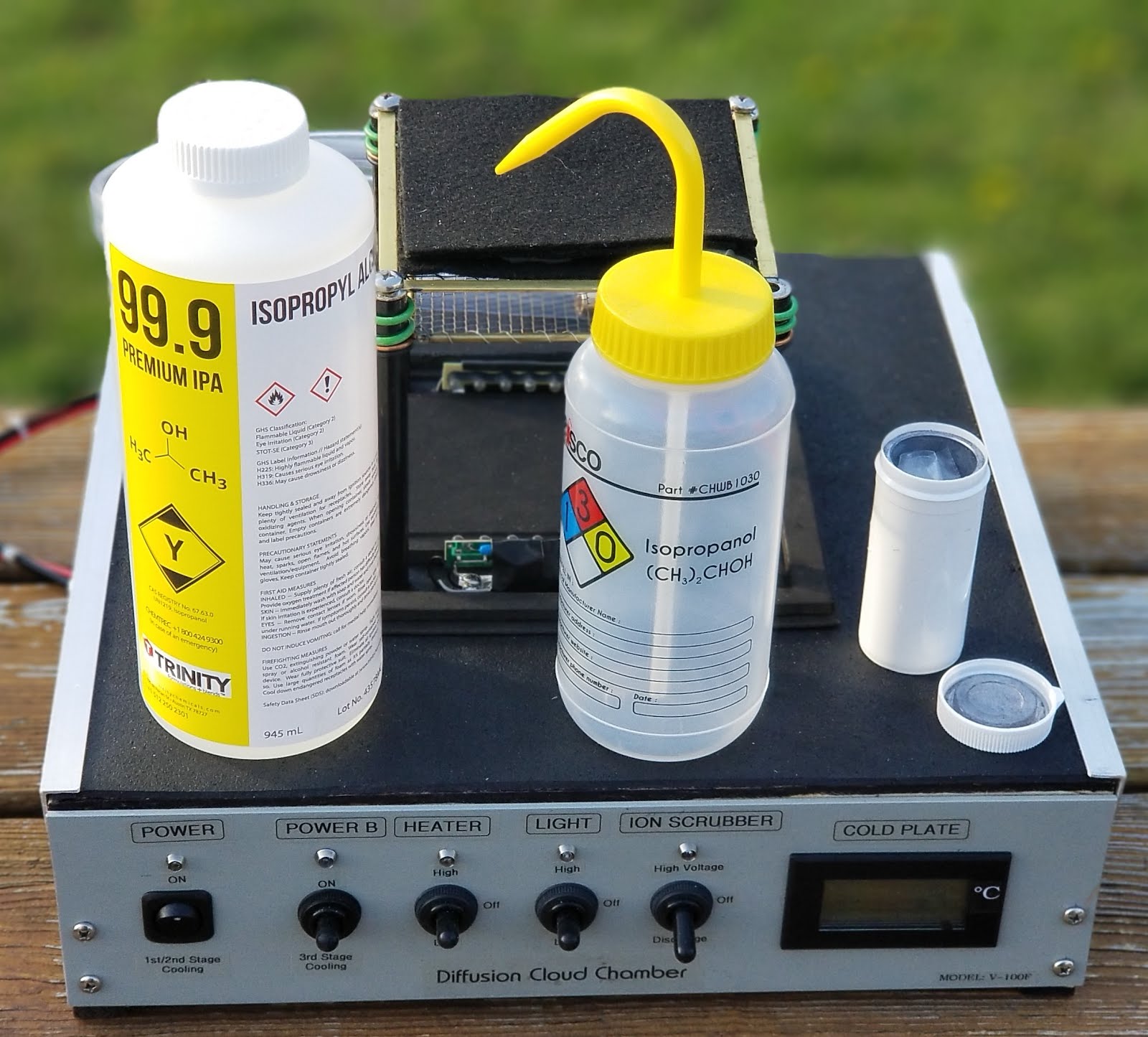 AE1S Science and Engineering Blog: Diffusion Cloud Chamber (Part 4)