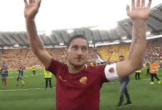 Αποθέωση στο αντίο του Φραντσέσκο Τότι (video) - Greek Web TV Live