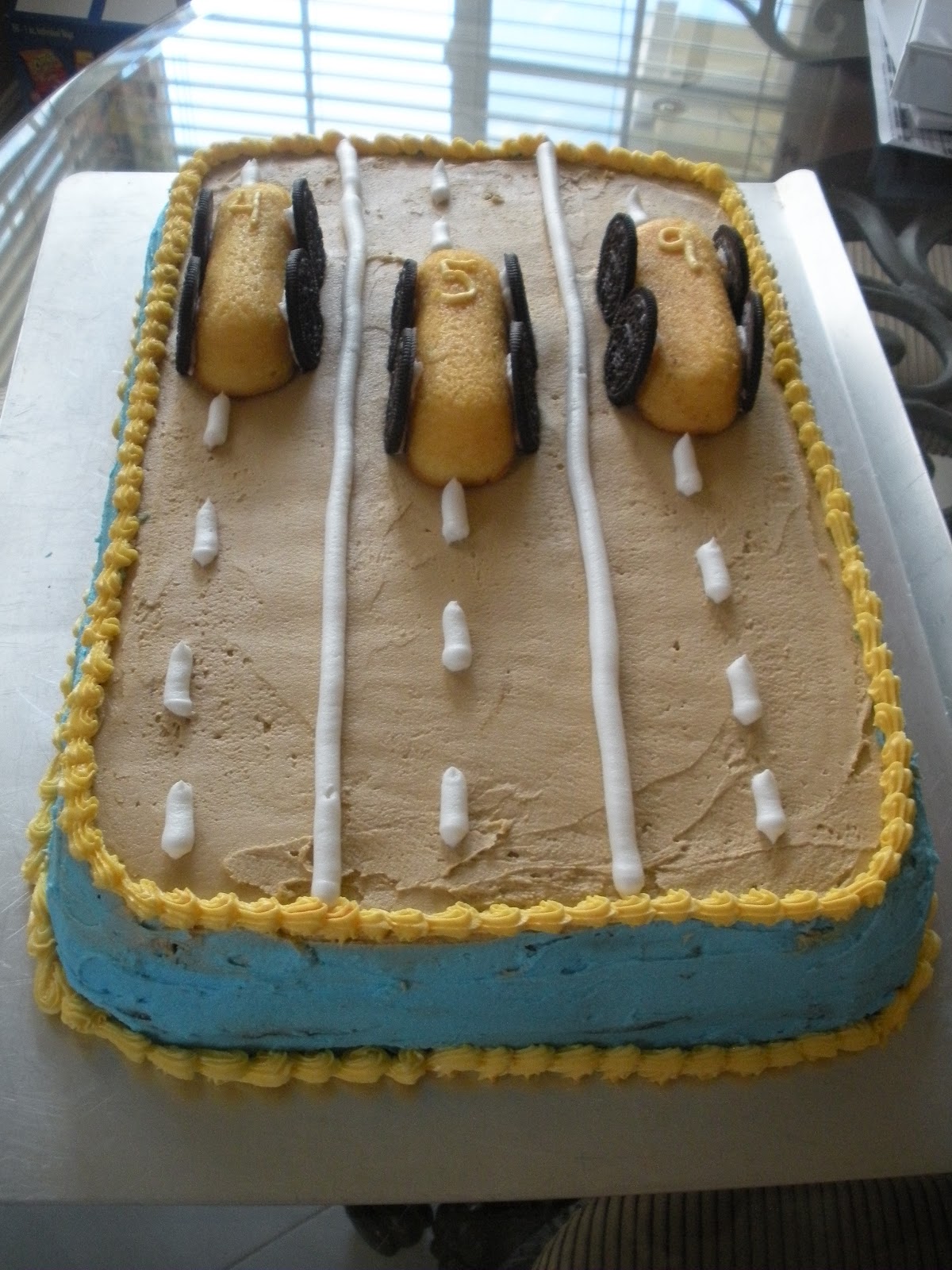 Welcome to the Mad House: Pinewood Derby Cake