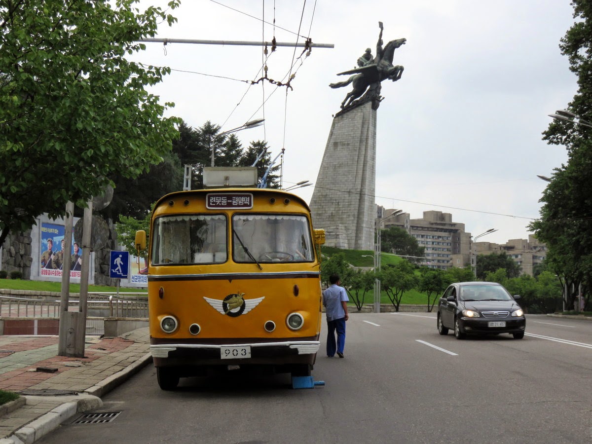 Richard's Tram Blog: PYONGYANG DPRK - TROLLEYBUSES AUGUST 2014 (2)