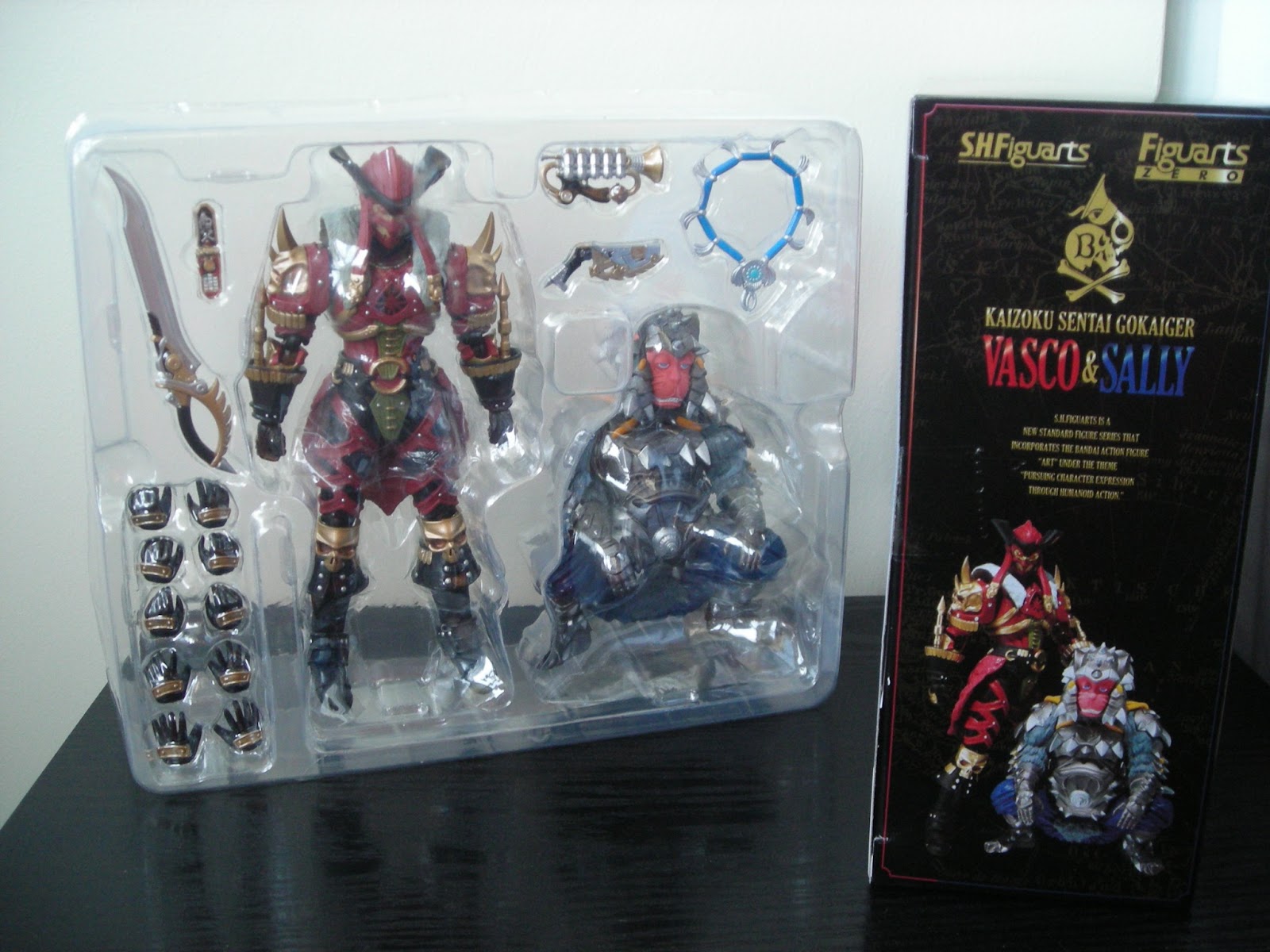 My Shiny Toy Robots: Toybox REVIEW: S.H. Figuarts Basco & Sally