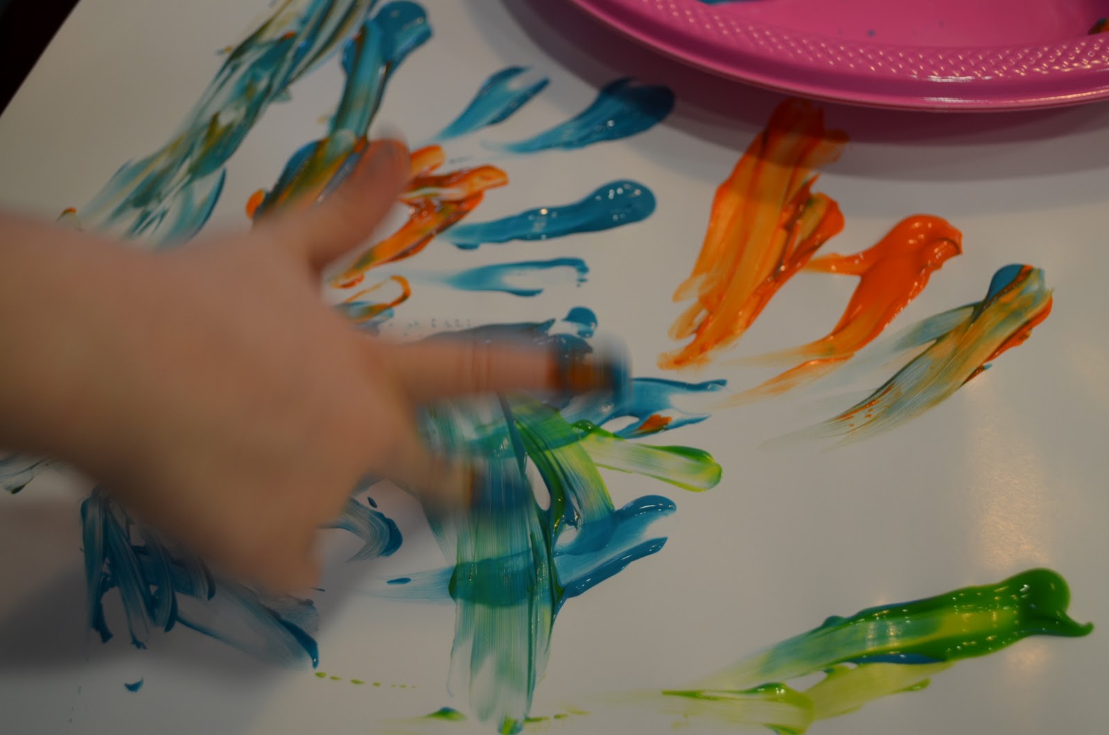 Tot Treasures: Exploring our senses through fingerpainting