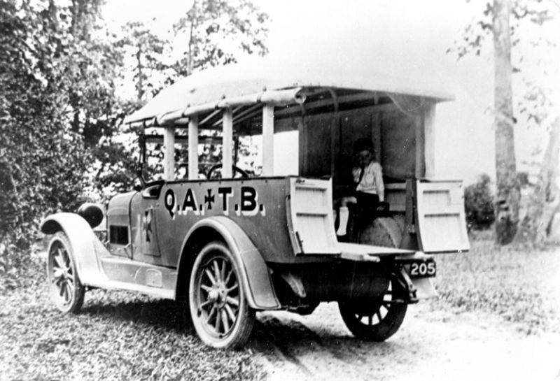 37 Historical Photos That Show Early Ambulances Over 100 Years Ago ...