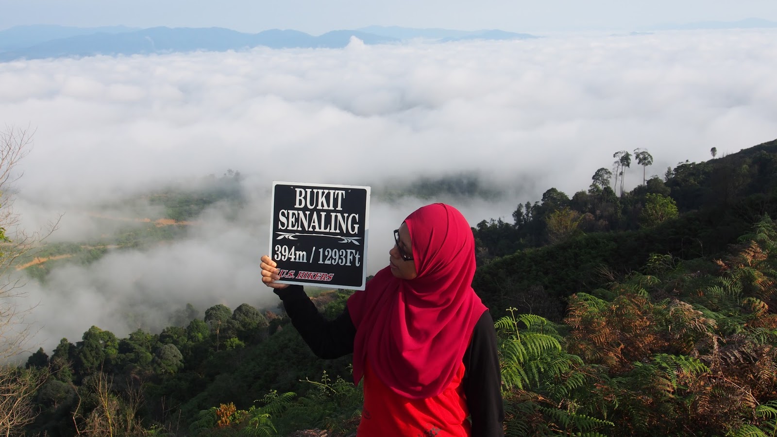 Three?.... Just Nice...!: Bukit Senaling dan Fenomena Awan Karpet