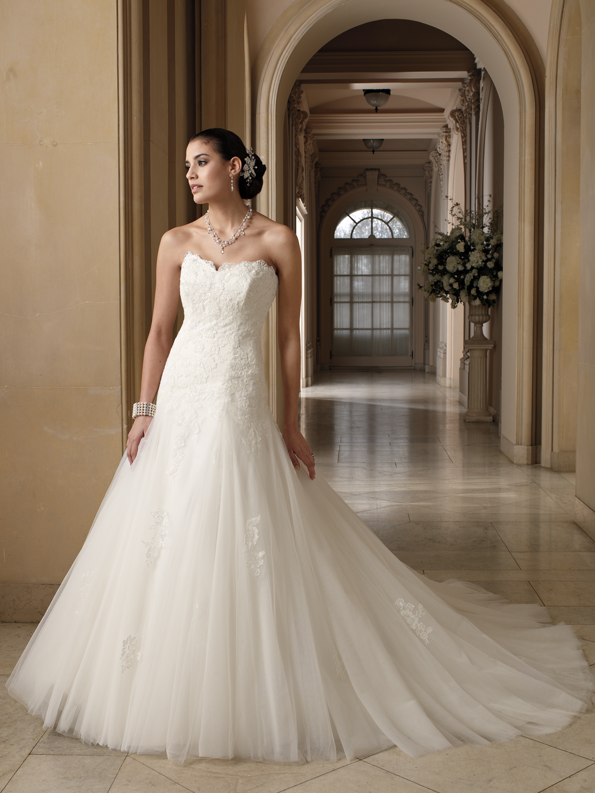 Increíbles vestidos de novia con encajes | Vestidos | Moda 2019 - 2020