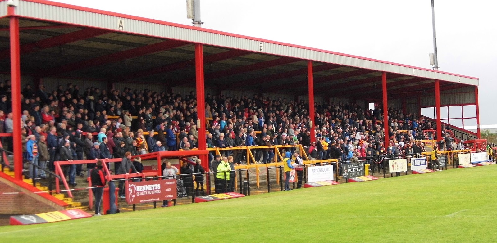 We all stand together: DEWSBURY RAMS NIPPED BY THE BULLDOGS OF BATLEY