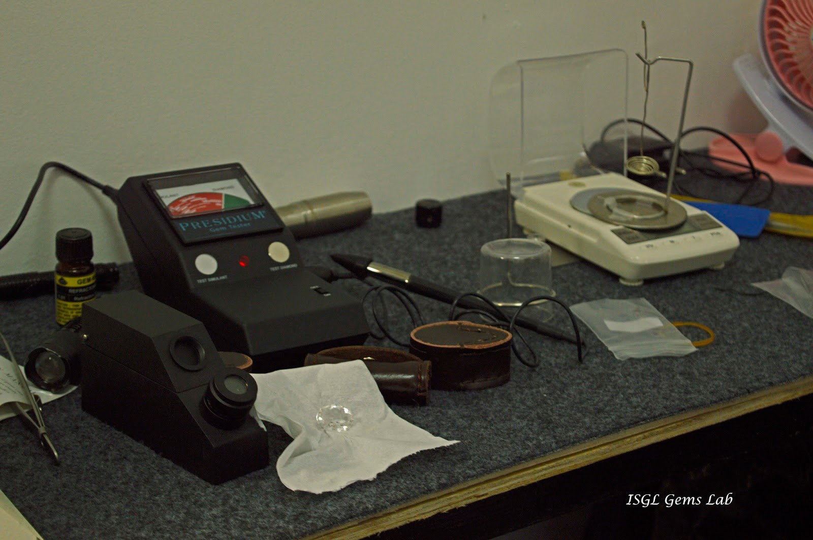 JAVA GEMSTONES: ISGL Gems Lab LABORATORIUM BATU MULIA DI XT SQUARE ...