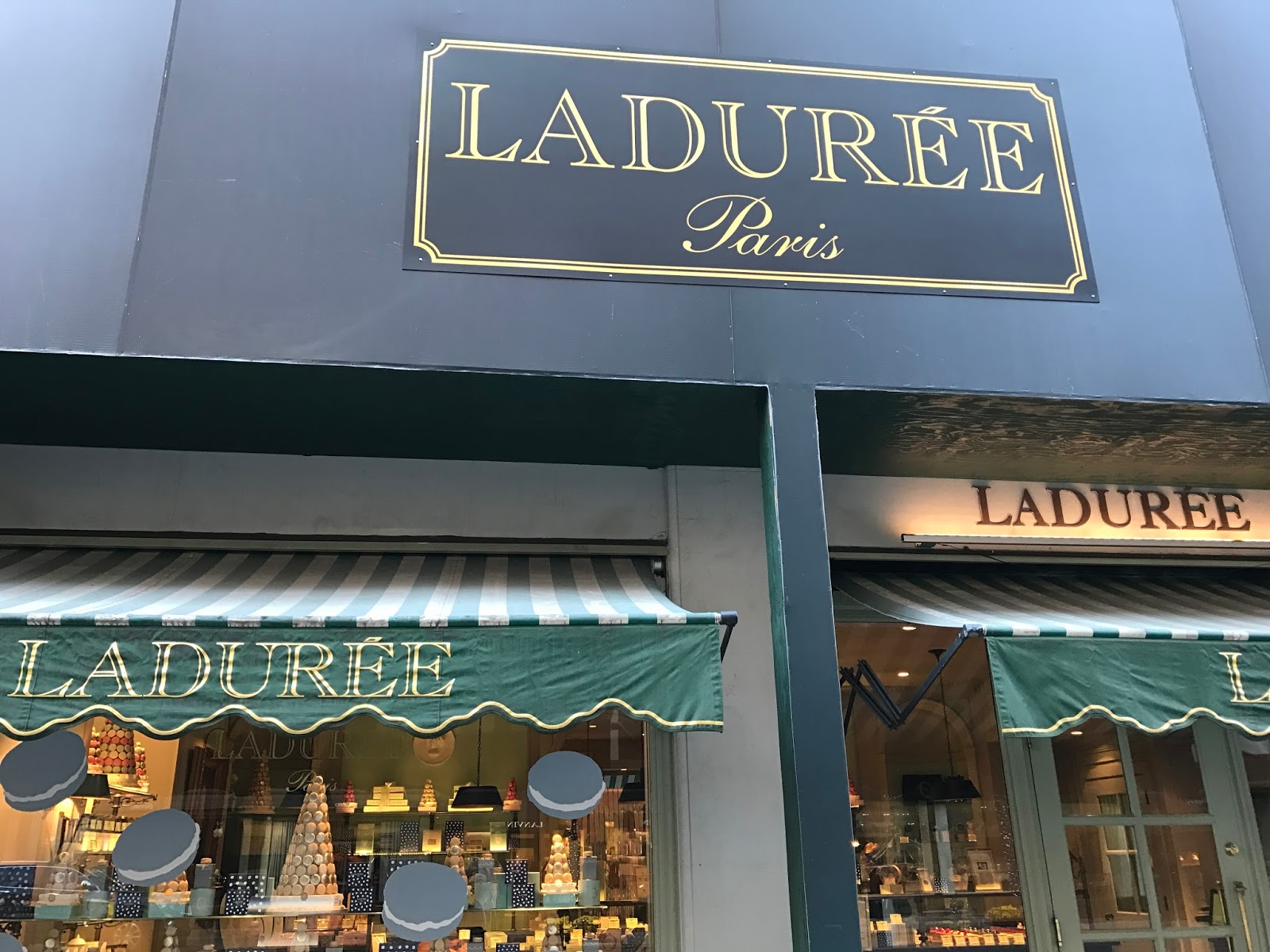 The Pastry Chef's Baking: NYC Bakery Review - Laduree Madison