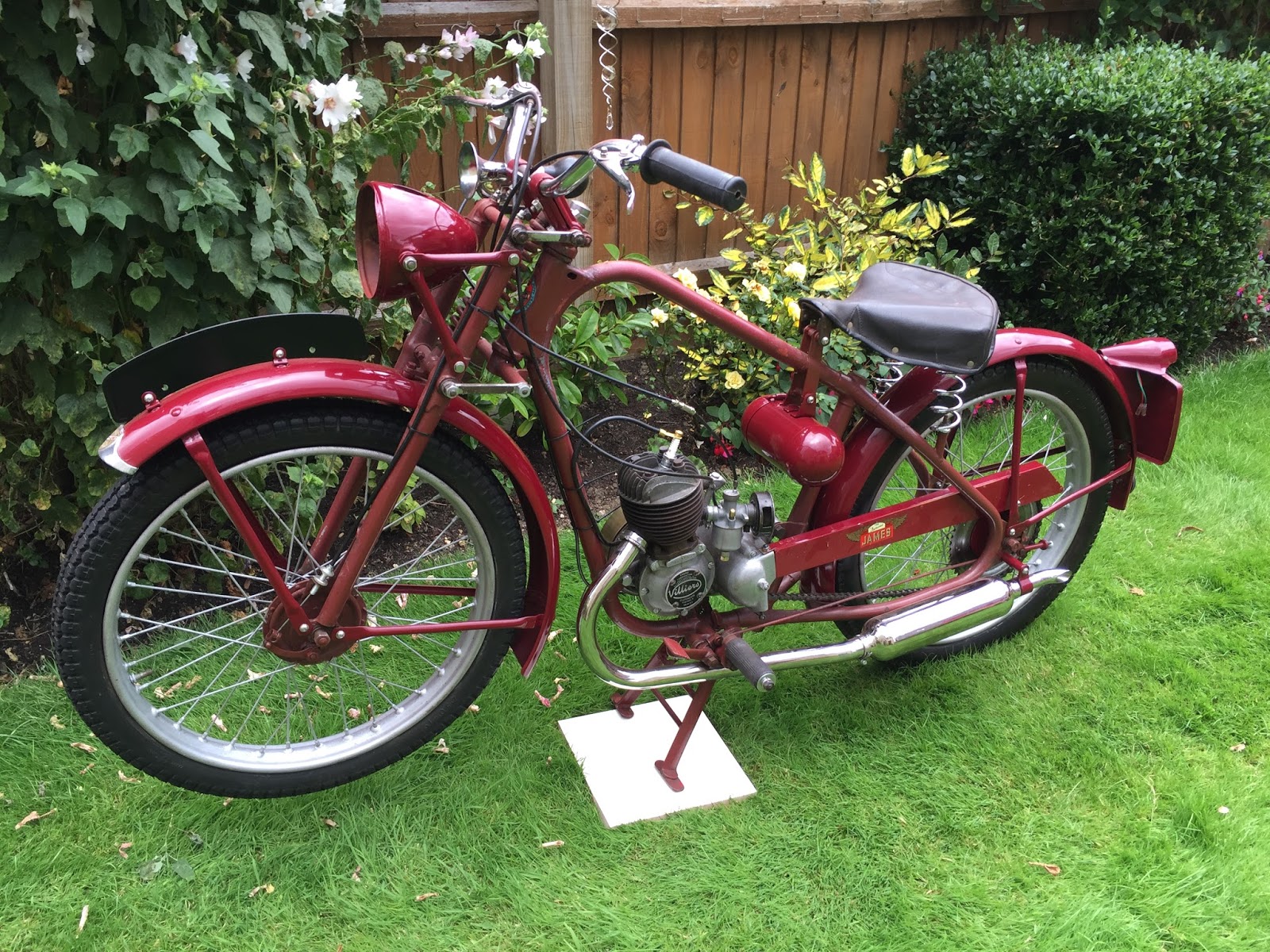 MGM Bikes : James Comet 98cc - 1949 - 343 UYS