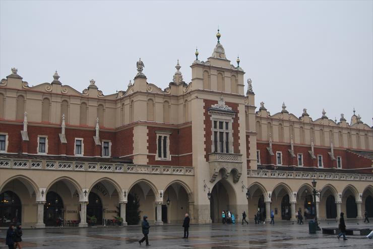 Zwiedzaj Polskę : Perły krakowskiej architektury - Sukiennice