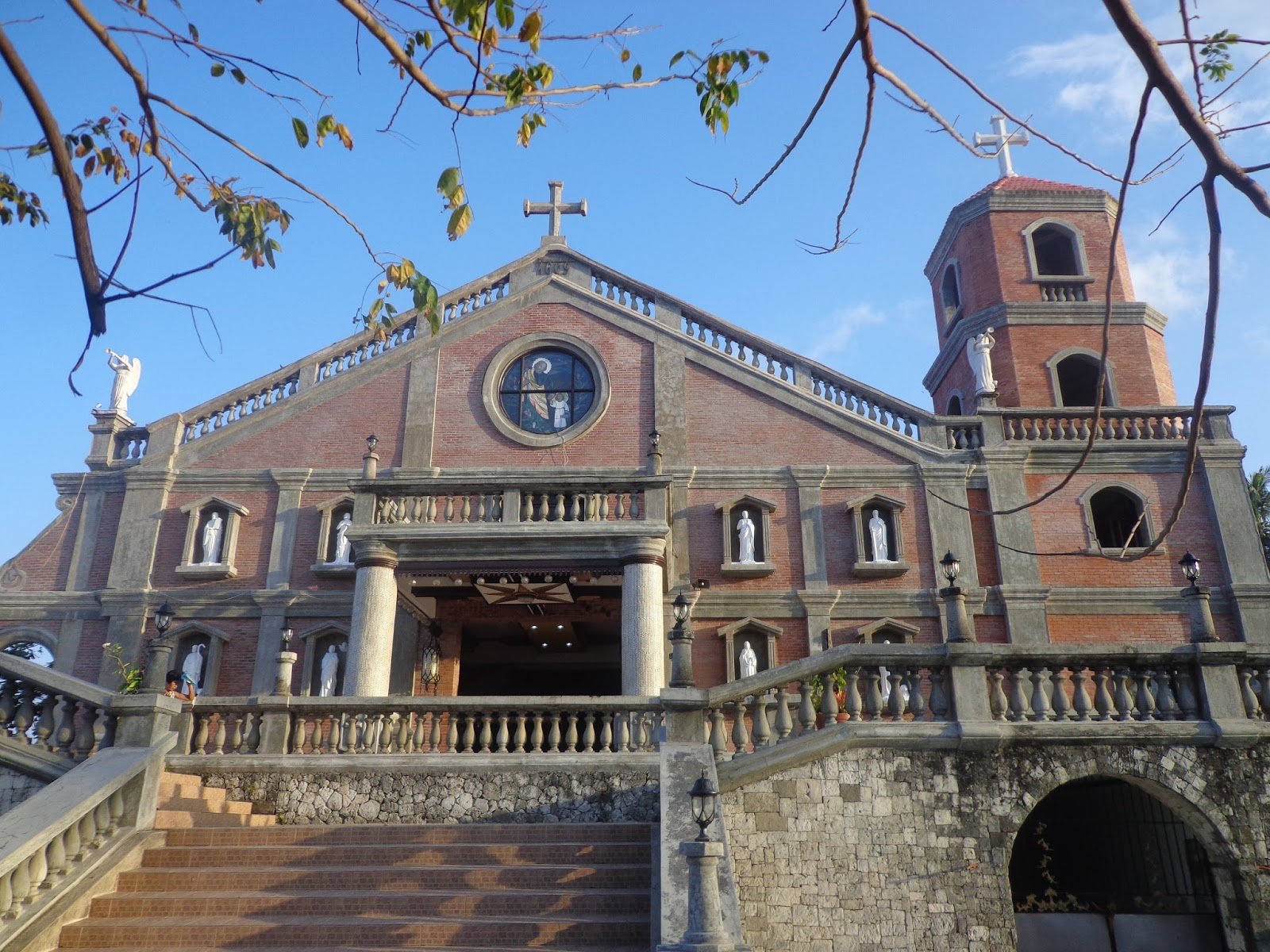 Marinduque Chronicles: Of Old Houses & Churches - The Wandering Juan