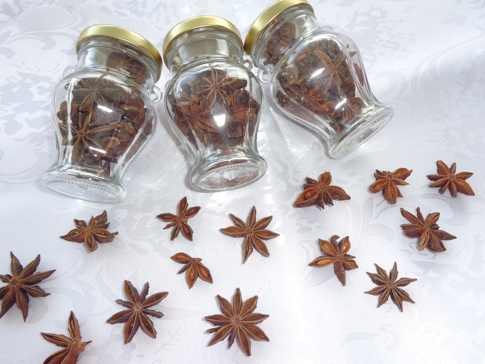 susu: Gem de prune si corcoduse cu ghimbir, rom si scortisoara