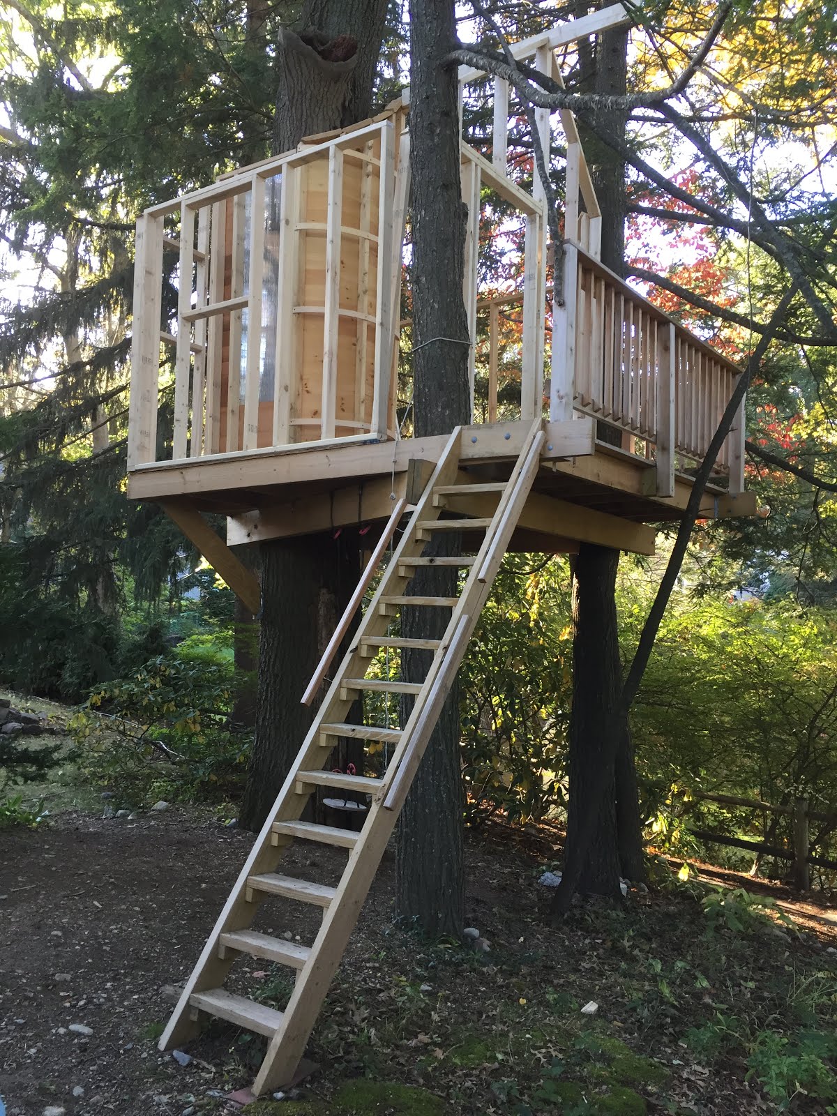The Contemplative Treehouse: Gable-gable... trying to get the roof ...