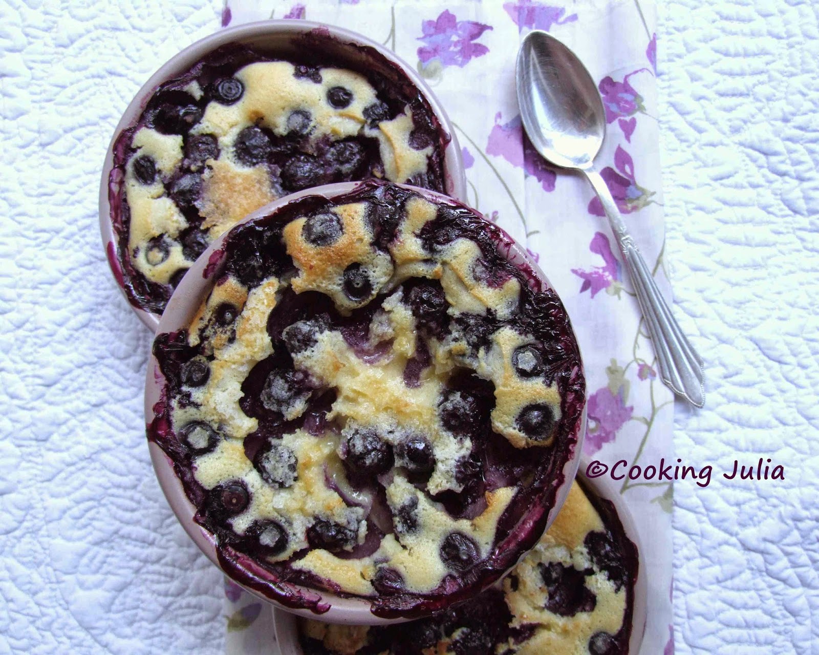 COOKING JULIA : PETITS CLAFOUTIS AUX MYRTILLES