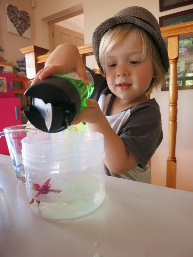 Learn with Play at Home: Sensory Spring Table Investigation. Invitation ...