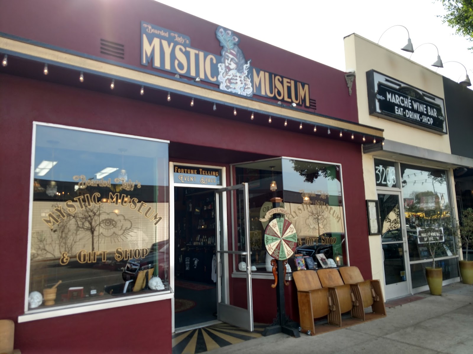 ShellHawk's Nest: A Day in L.A. : The Bearded Lady Mystic Museum