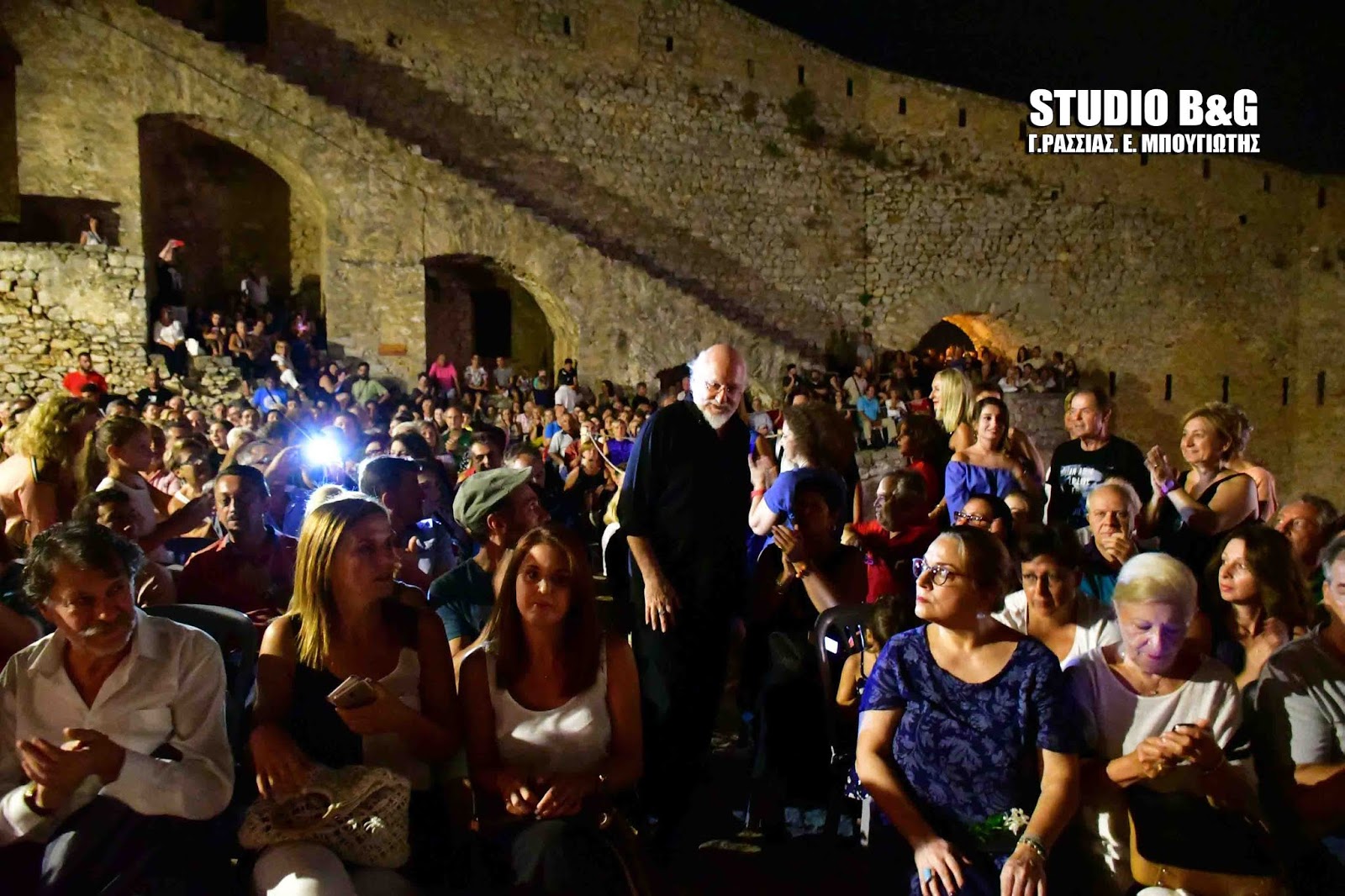Μαγική η συναυλία του Διονύση Σαββόπουλου με πανσέληνο στο Παλαμήδι ...