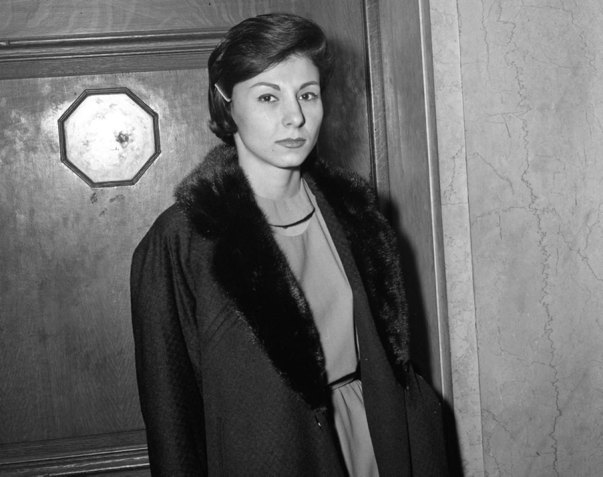 23 Incredible Photographs Of The Mob Molls Of New Yorks Mafia Past