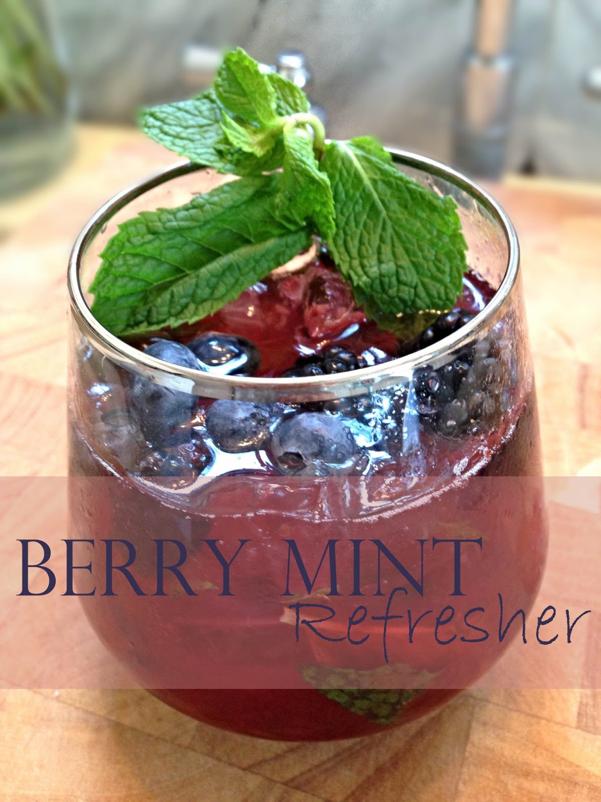 The Blissful Lane: Berry Mint Refresher