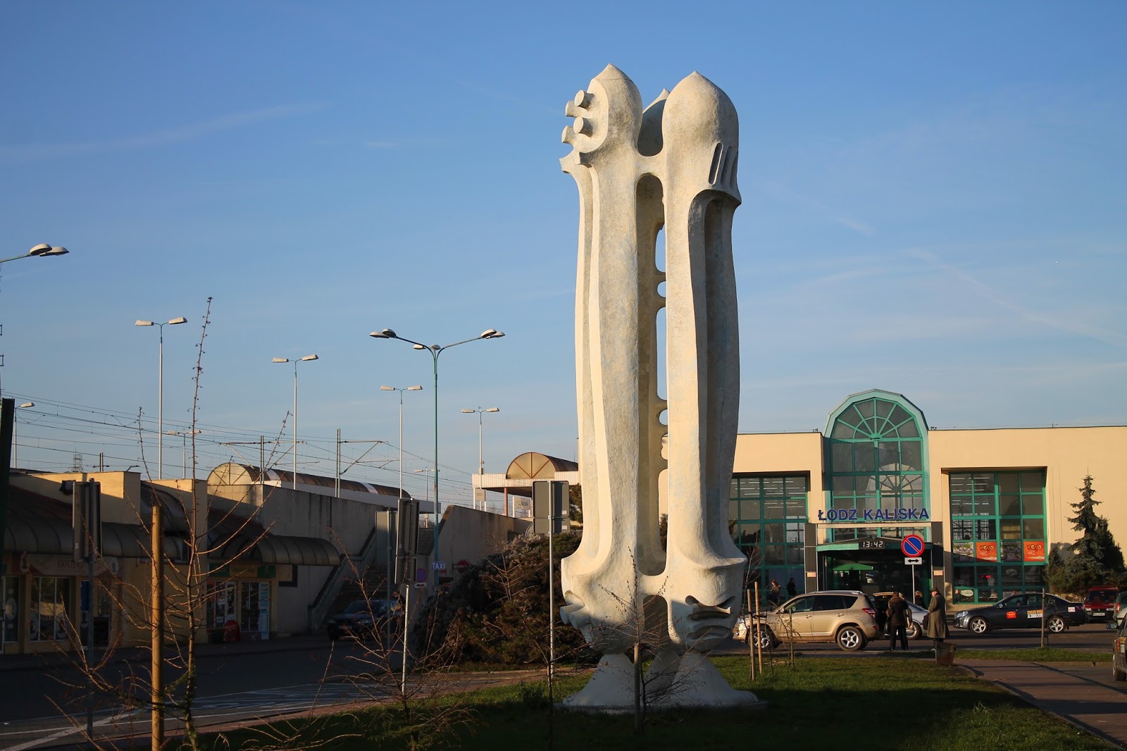 baedeker łódzki: RZEŹBA "MACIERZYŃSTWO" - RETKINIA.