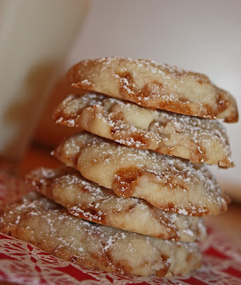 Sisters with Aprons: Skor Shortbread Meltaways