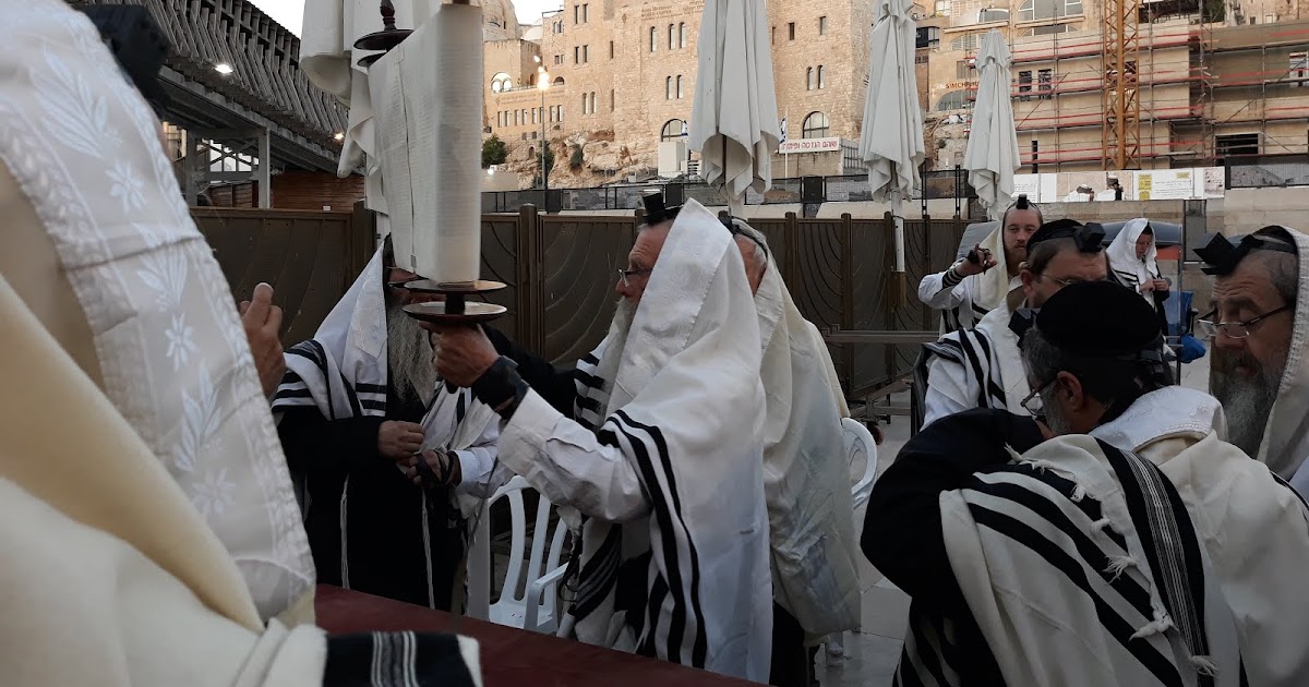 Hagbah: Raising the Torah | Mystical Paths