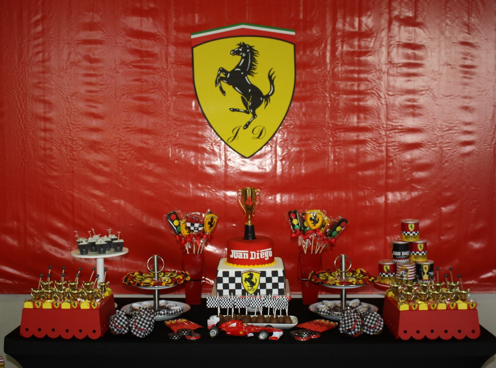Acuarela: Fiesta Ferrari (Festa Ferrari)