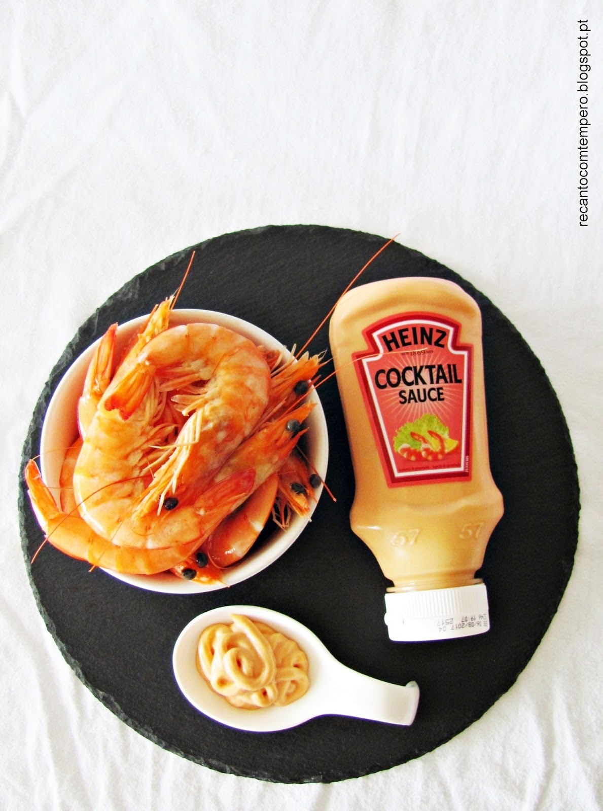 Camarão cozido com molho Cocktail Heinz