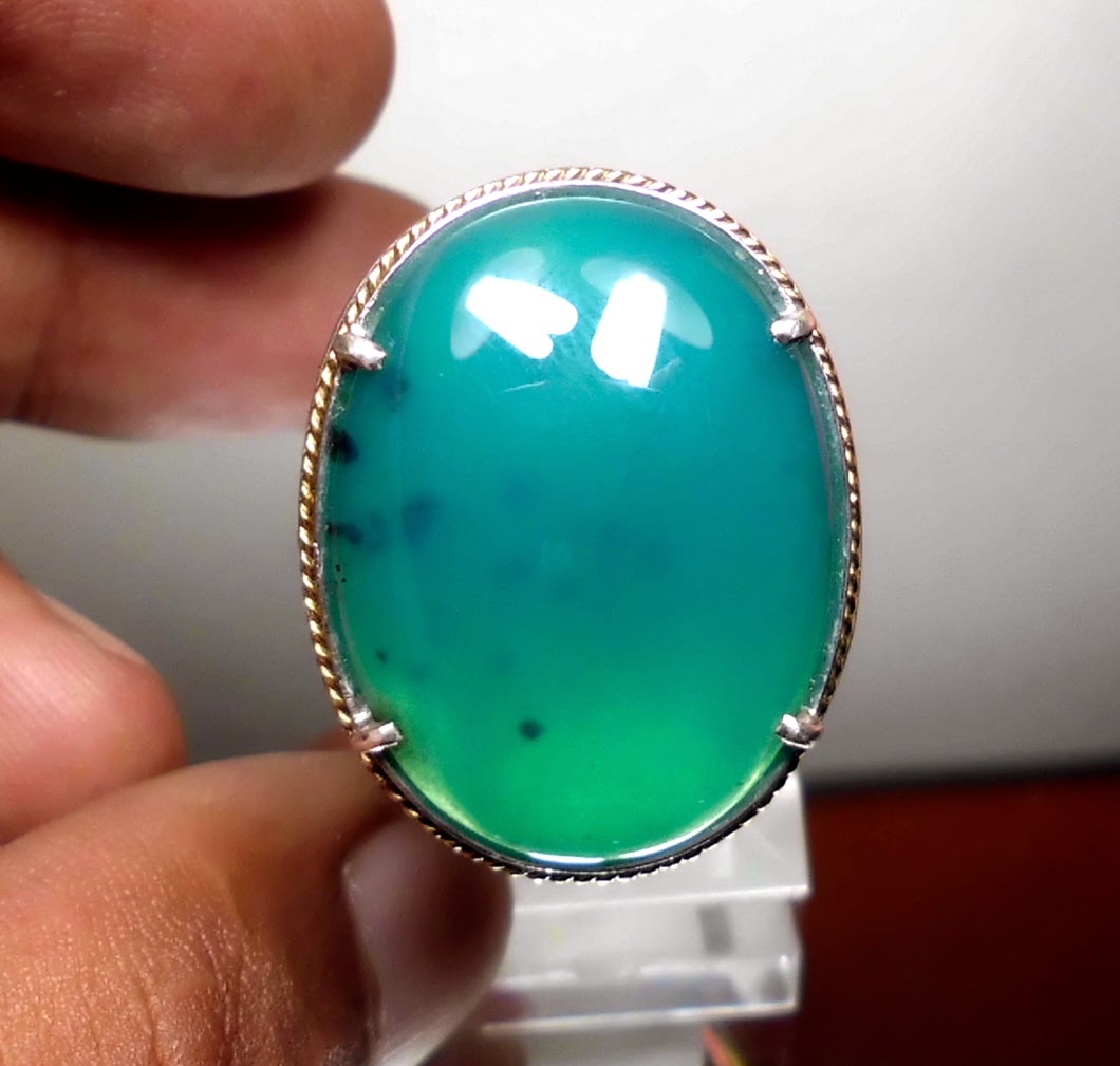 Batu Bacan: Batu Mulia Istimewa dari Maluku Utara