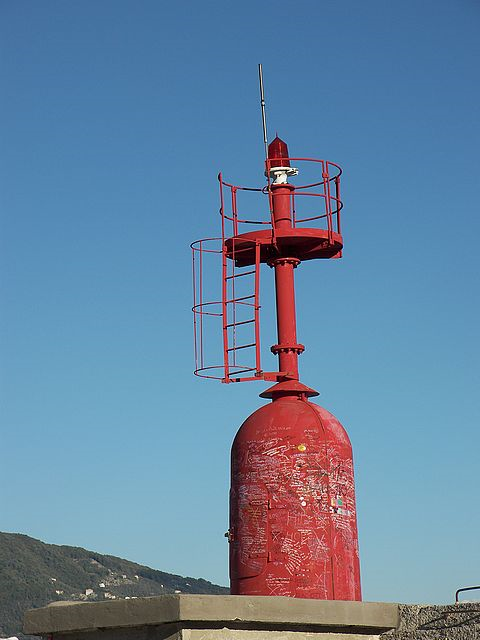 Aku Cinta Bahari: RAMBU SUAR