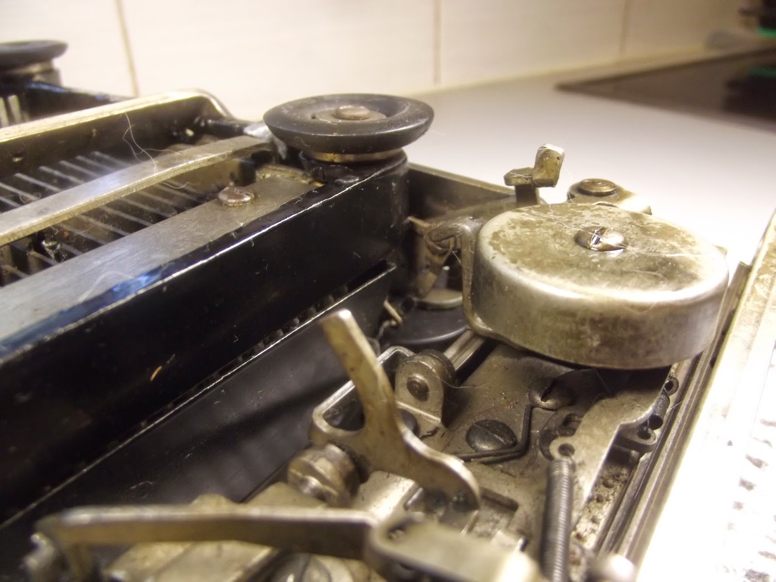 oz.Typewriter: Anatomy of a Fox No 1 Portable Typewriter