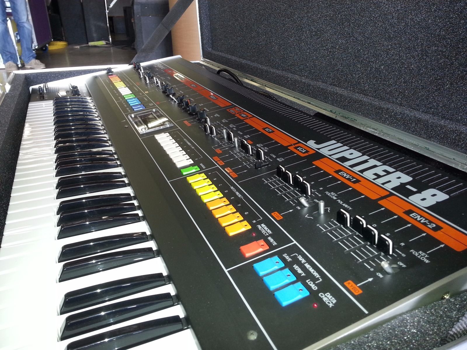 MATRIXSYNTH: Vintage Roland Jupiter-8 Synthesizer