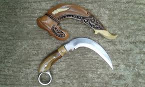 Senjata Tradisional Sumatera Barat Nama jenis dan penjelasan | BukanTrik