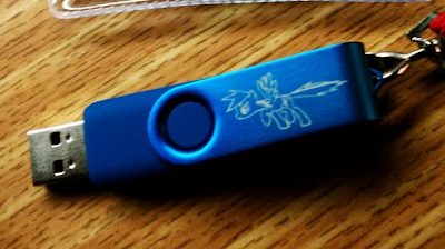 Equestria Daily - MLP Stuff!: Custom MLP Flash Drives for sale on DA