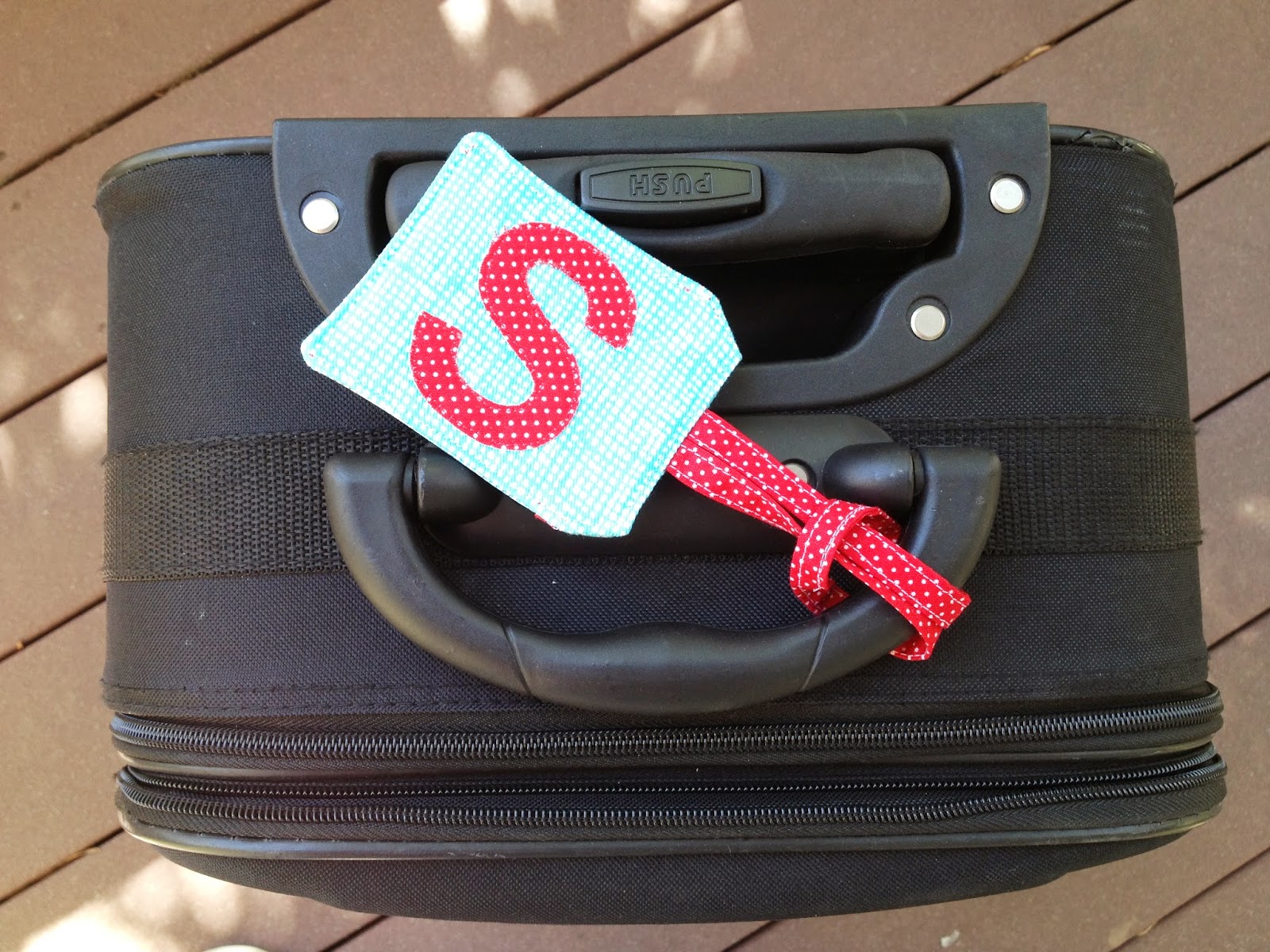 Gifts for all my friends: Monogram Luggage Tag Tutorial