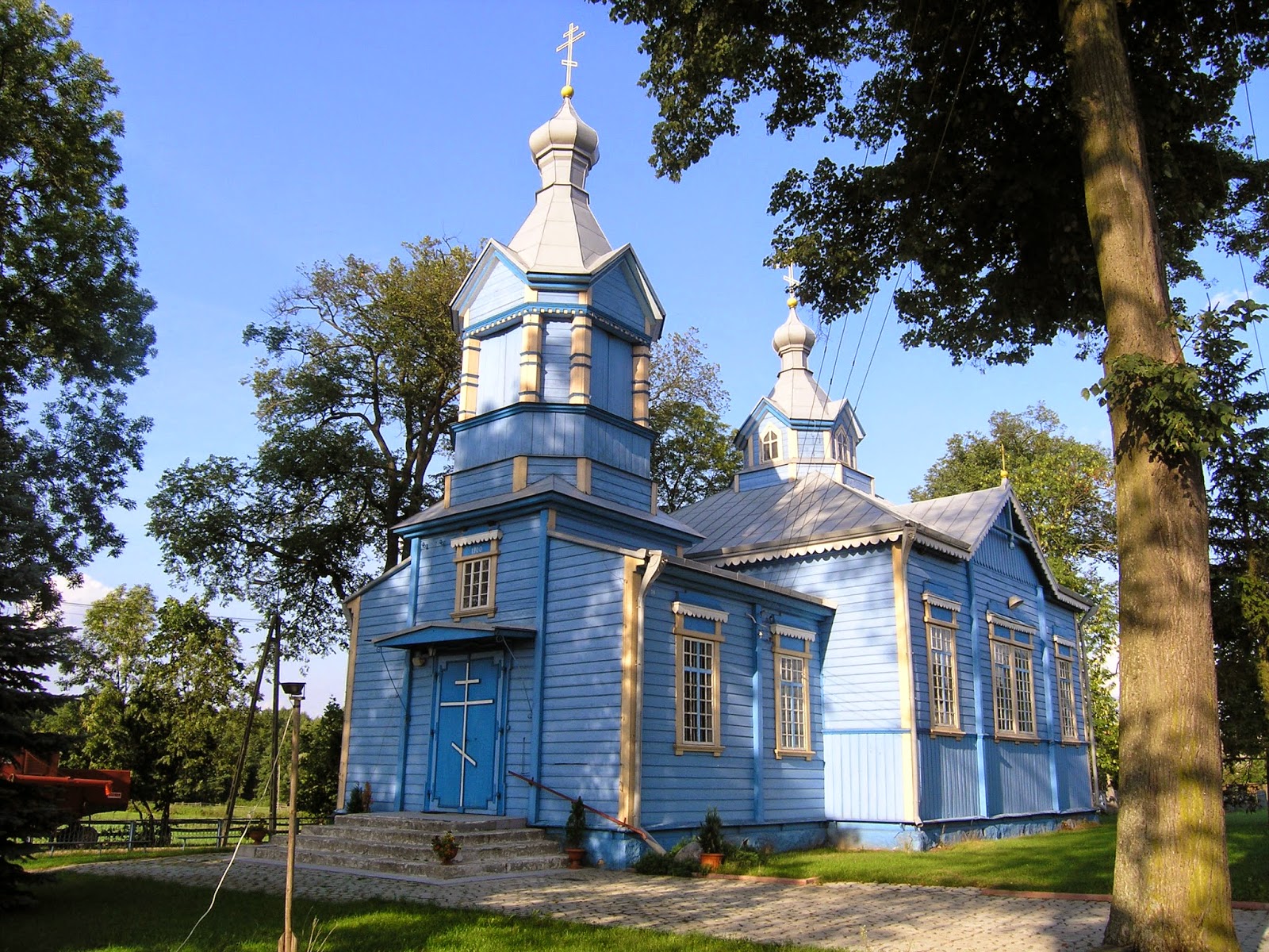 DREWNIANE CERKWIE PODLASIA | Skrajem dróg