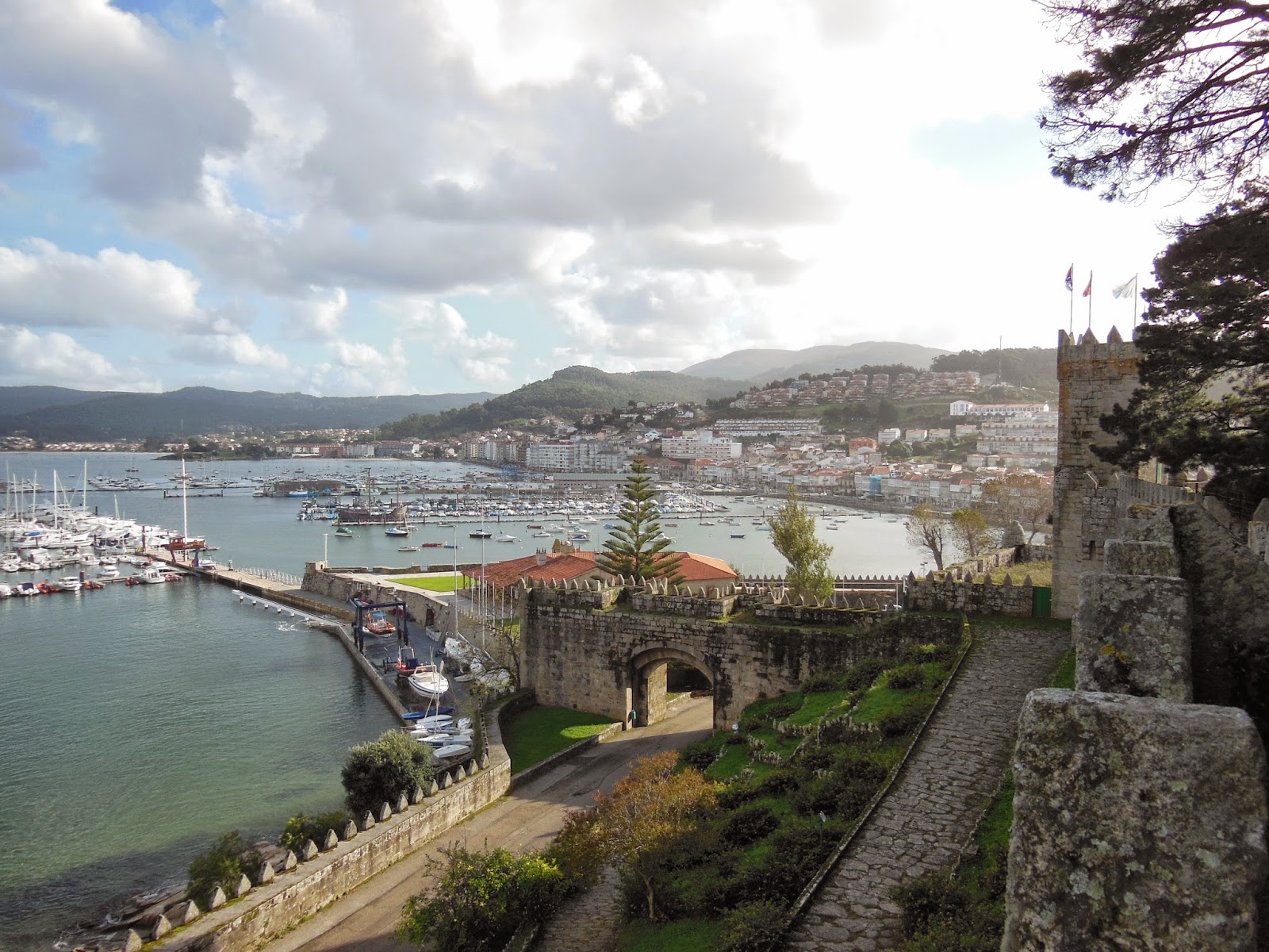 Sabbaticus Travel Log: Down the coast to Bayona, Spain