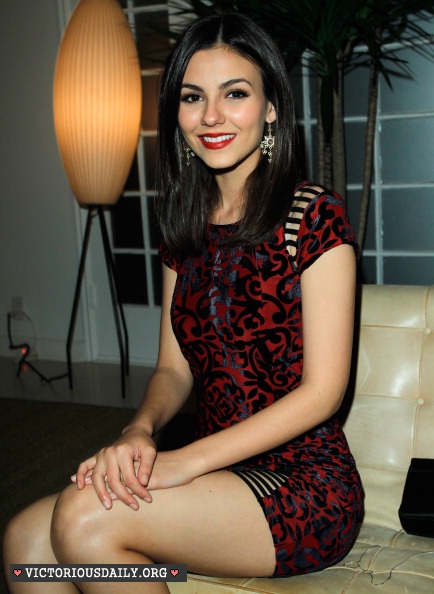 CELEBRITY LIFE-NEWS-PHOTOS: Victoria Justice ad un Cocktail Party a ...