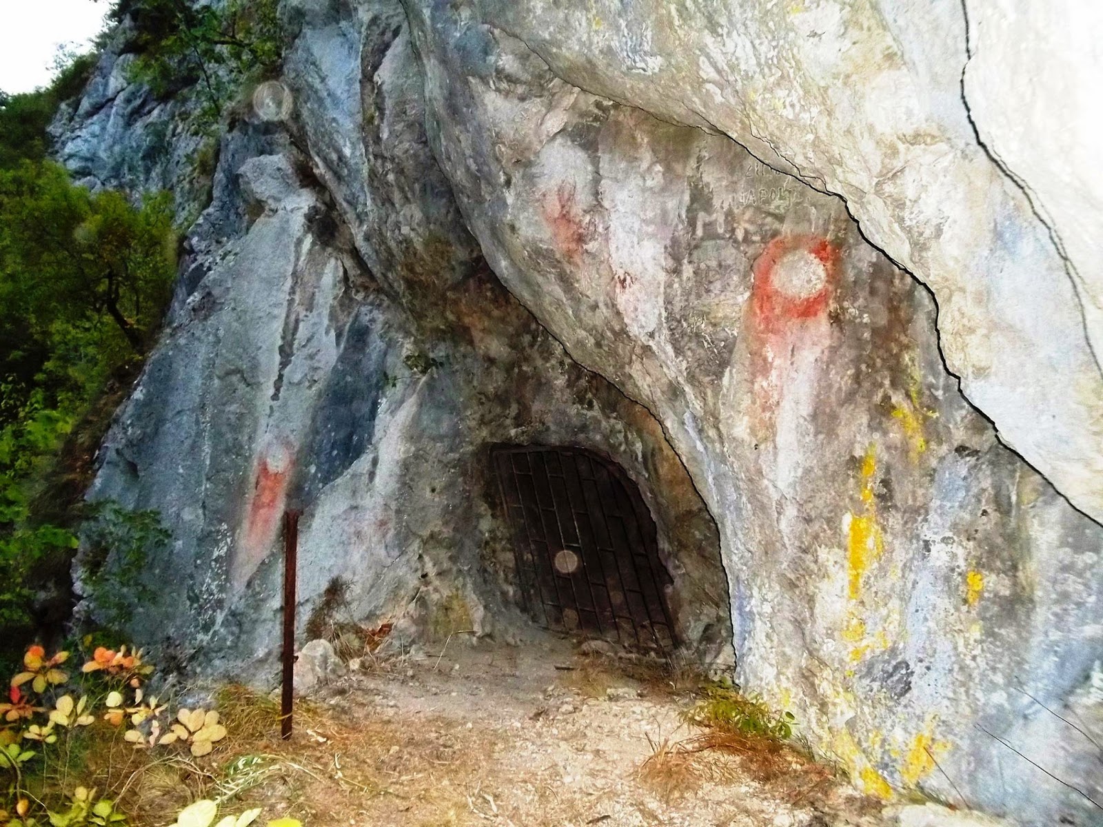 Rogatica - BiH: Pećina Banj Stijena (Mračna pećina)