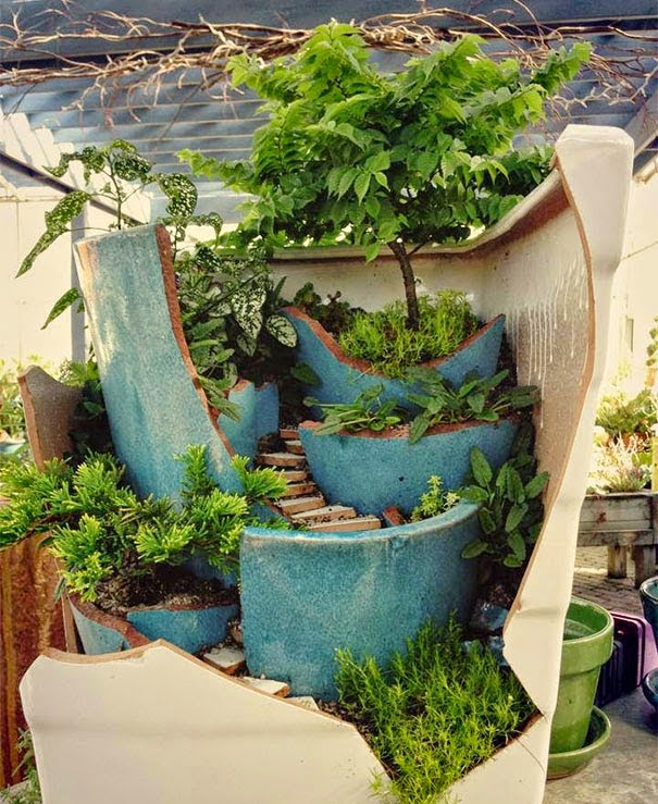 Pasu Pecah Jadi Hiasan Yang Menarik