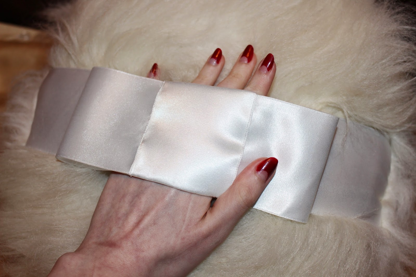 Edith Emerald: GIANT POWDER PUFF: HOW TO