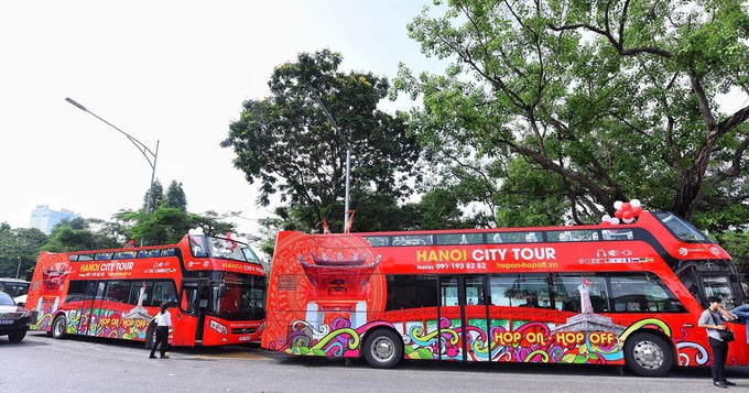 Passengers experience the first double decker bus in Hanoi | Vietnam Travel Blog