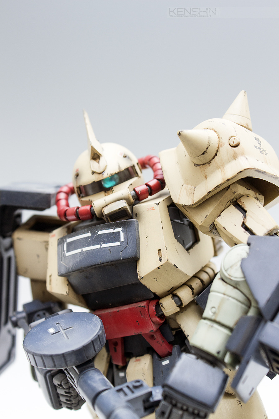 GUNDAM GUY: MG 1/100 MS-06D Zaku II Desert Type - Diorama Build