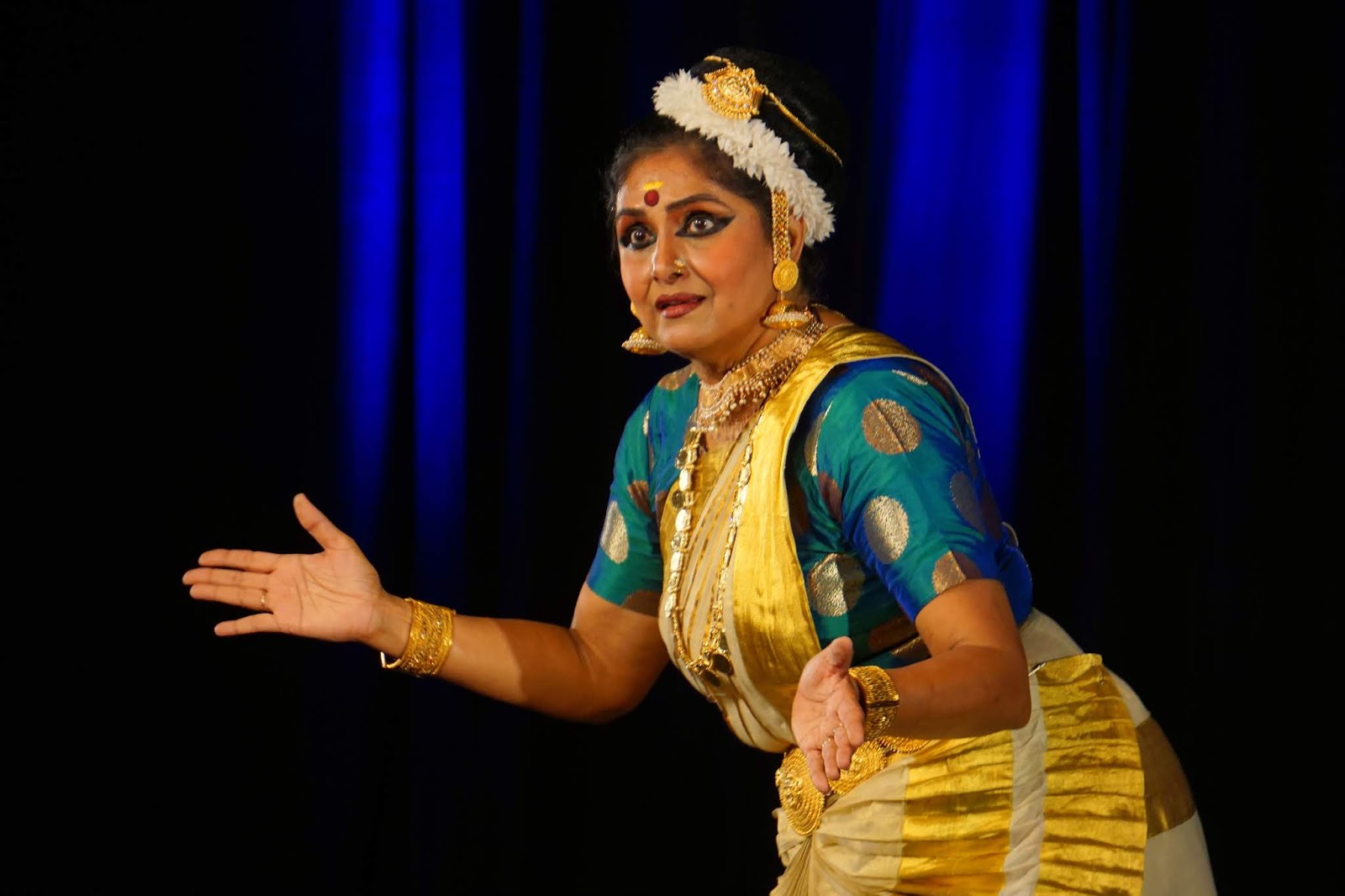vijayanmadhavan: Sunanda Nair performing Mohiniyattam Soorya 2018