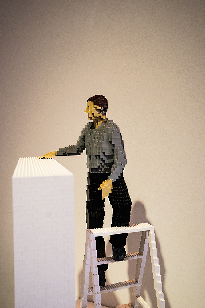 งานแสดงศิลปะรูปปั้นตัวต่อ Lego ที่ ArtScience Singapore Museum โดย ...