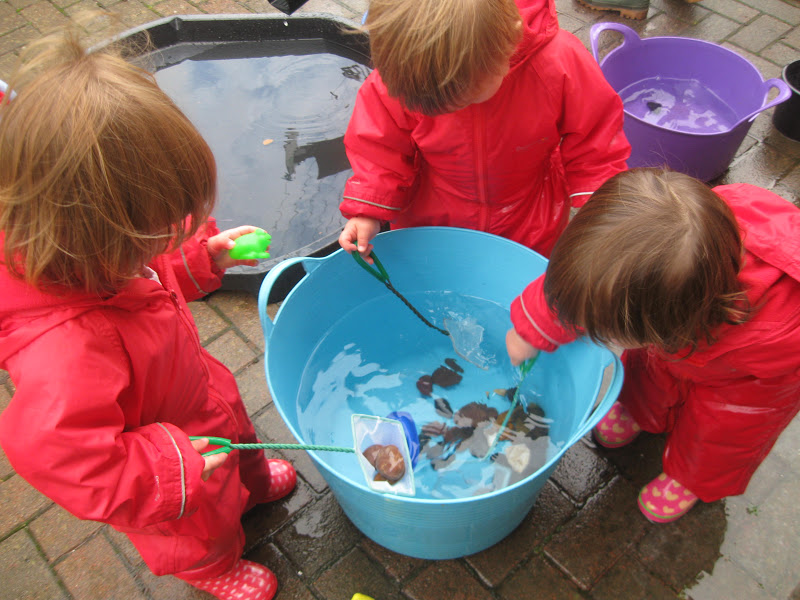 Water Play: Floating, Sinking and....Fishing:-) | Pre-school Play